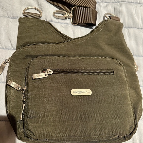 Baggallini | Bags | Baggallini Crossbody | Poshmark